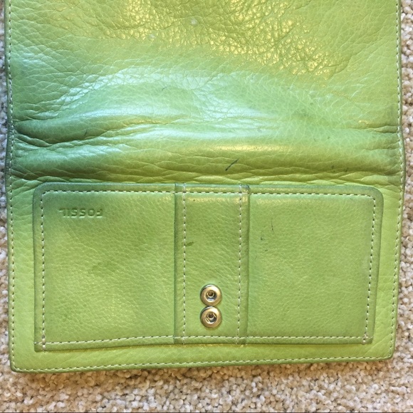 Fossil | Bags | Green Fossil Wallet | Poshmark